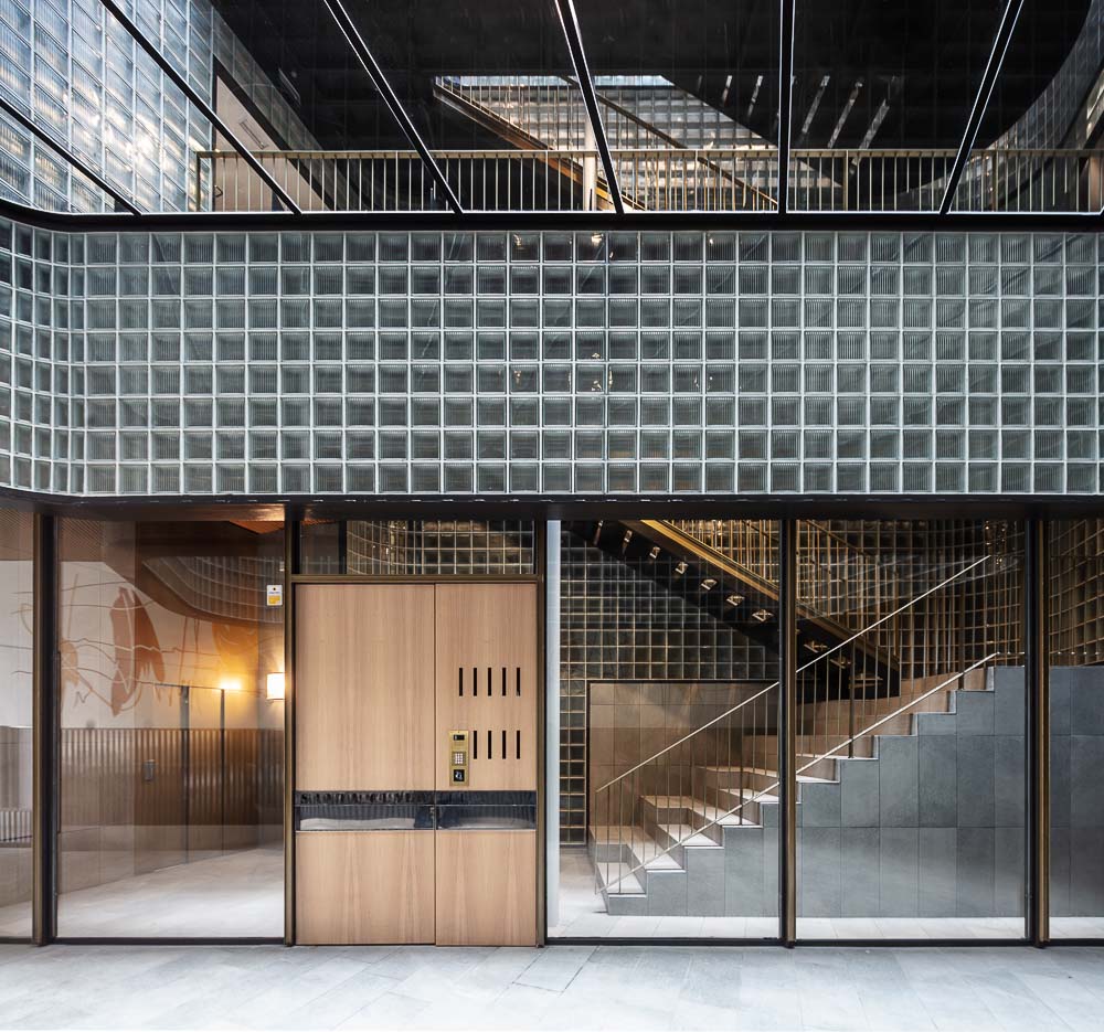 Argus Parallel - Glass Block Warehouse