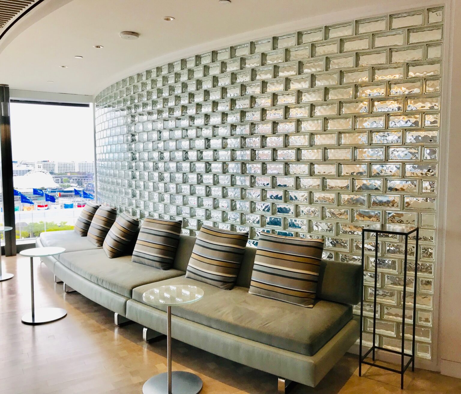 How Businesses Use Glass Block for Branding and Atmosphere